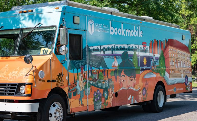 Bookmobiles on Parade - I Love Libraries